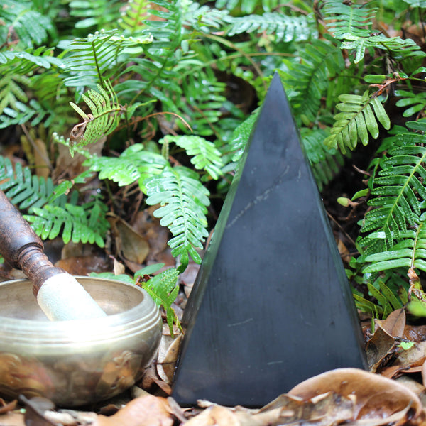 8.5" XL Shungite Pyramid – EMF & 5G Protection for Large Rooms ...